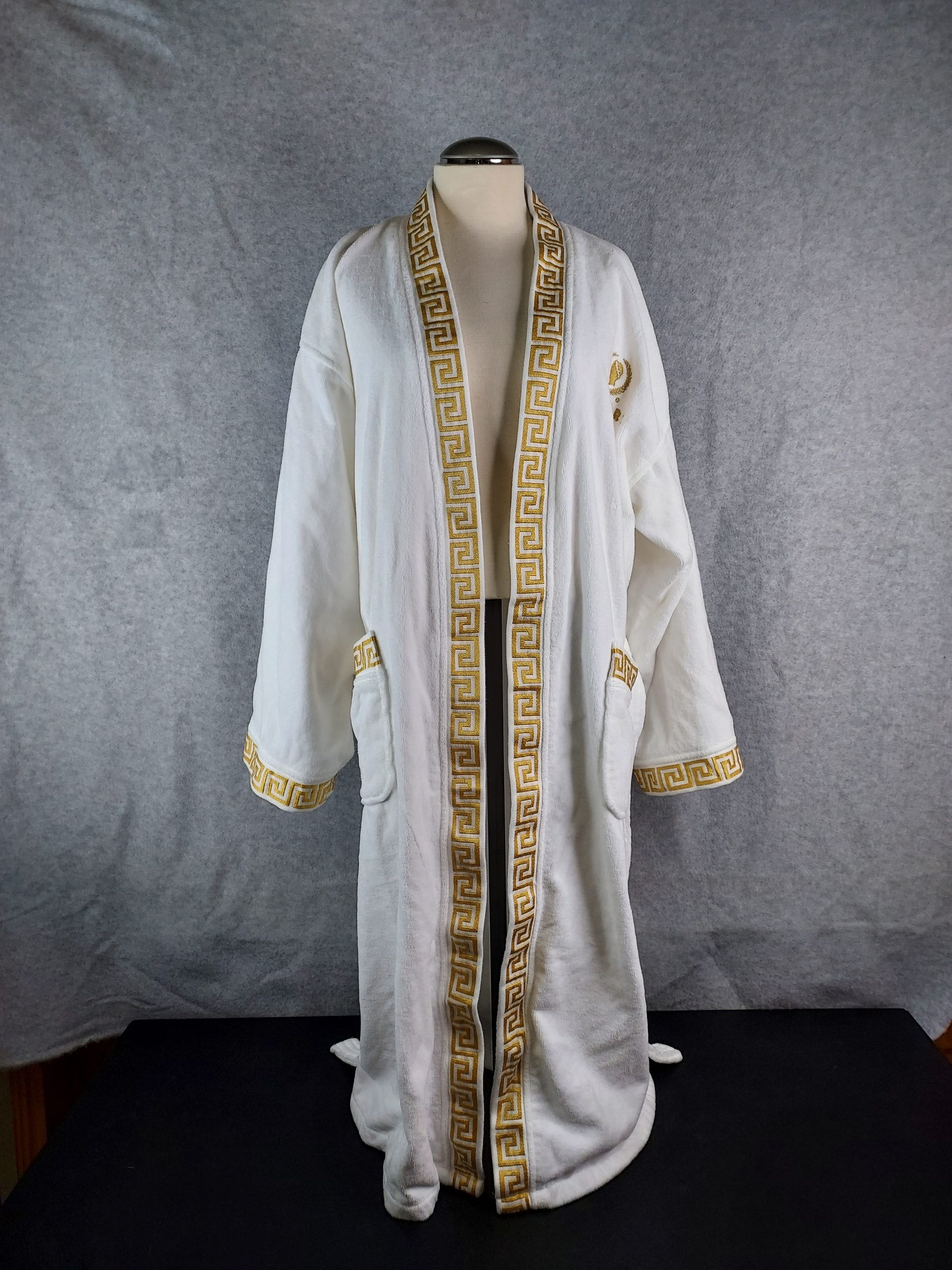 Caesars Palace Las Vegas Terry Cloth Bathrobe | Abba House Thrift Store ...