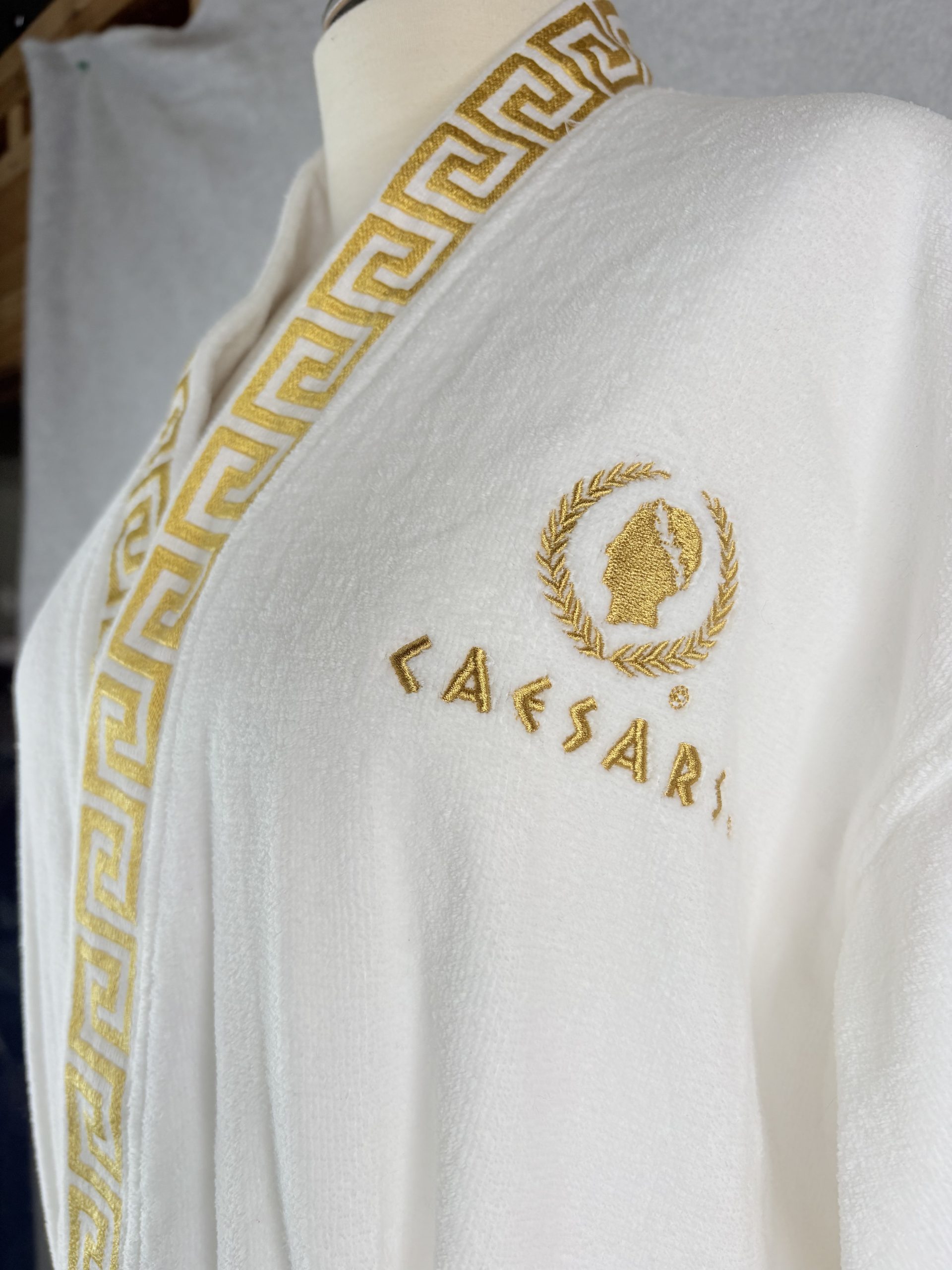 Caesars Palace Las Vegas Terry Cloth Bathrobe | Abba House Thrift Store ...